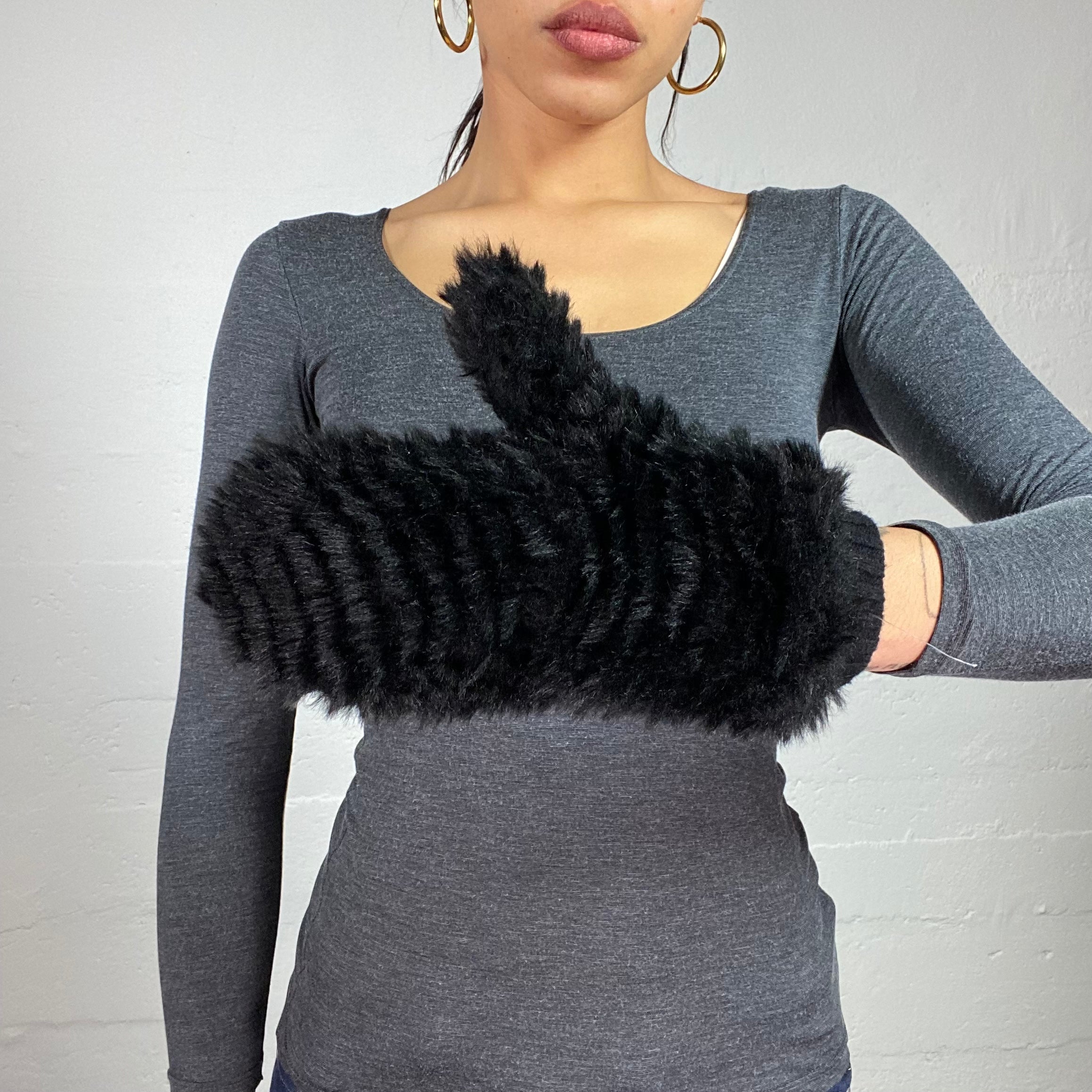 Vintage 2000's Bratz Black Fluffy Mitten Gloves – Michelle Tamar