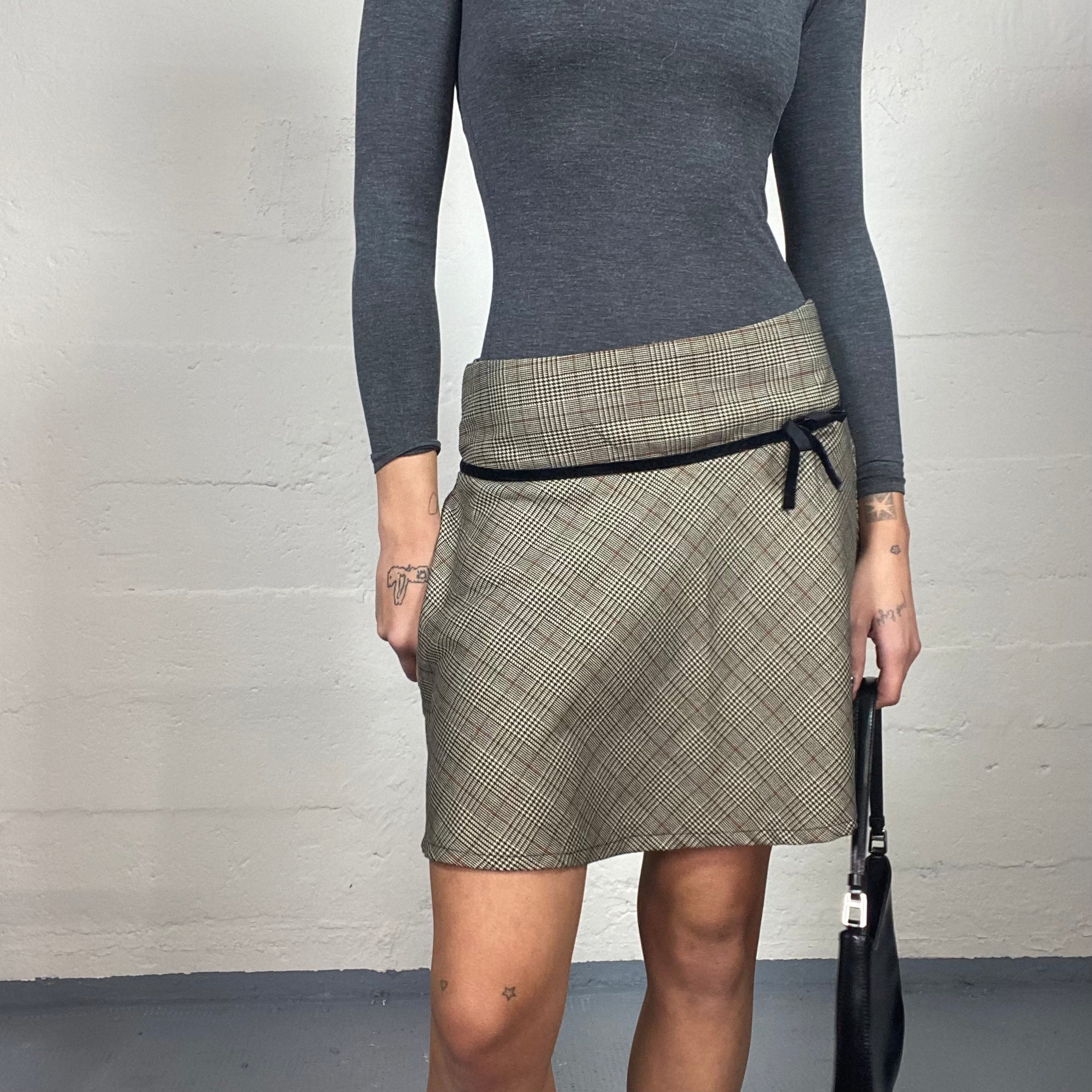 Vintage 2000's Gorpcore Grey Box Skirt with Checkered Print and Bow De ...