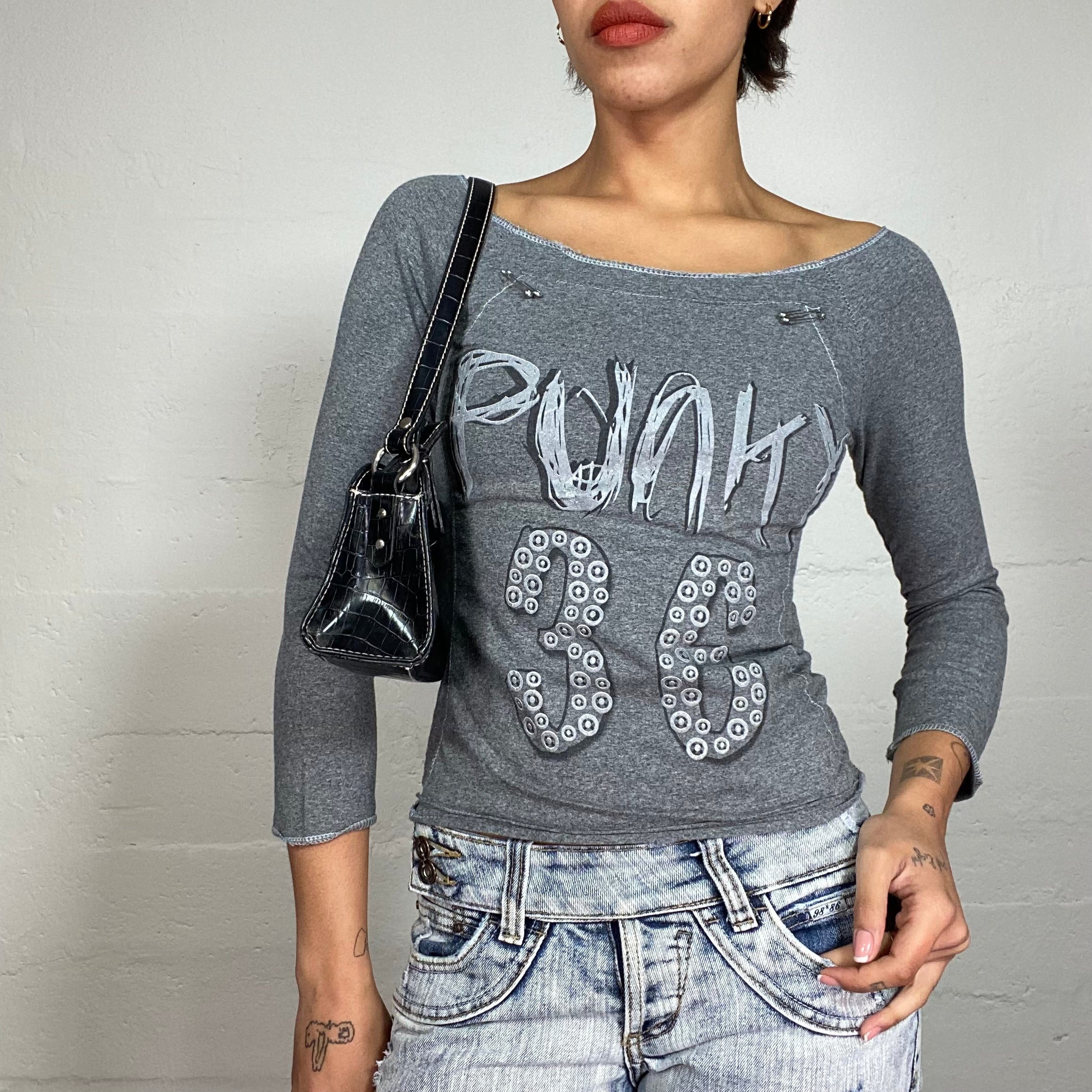 Vintage 90's Grunge Grey Longsleeve Top with "Punky 36" Print (S ...